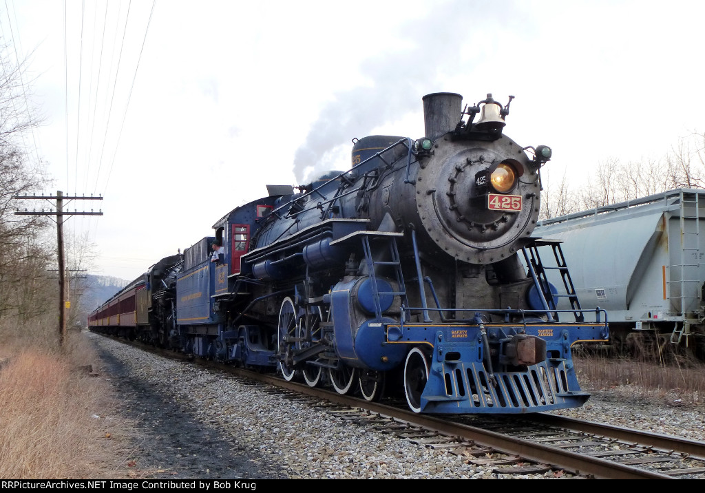 RBMN 425 and CNJ 113 ready to depart